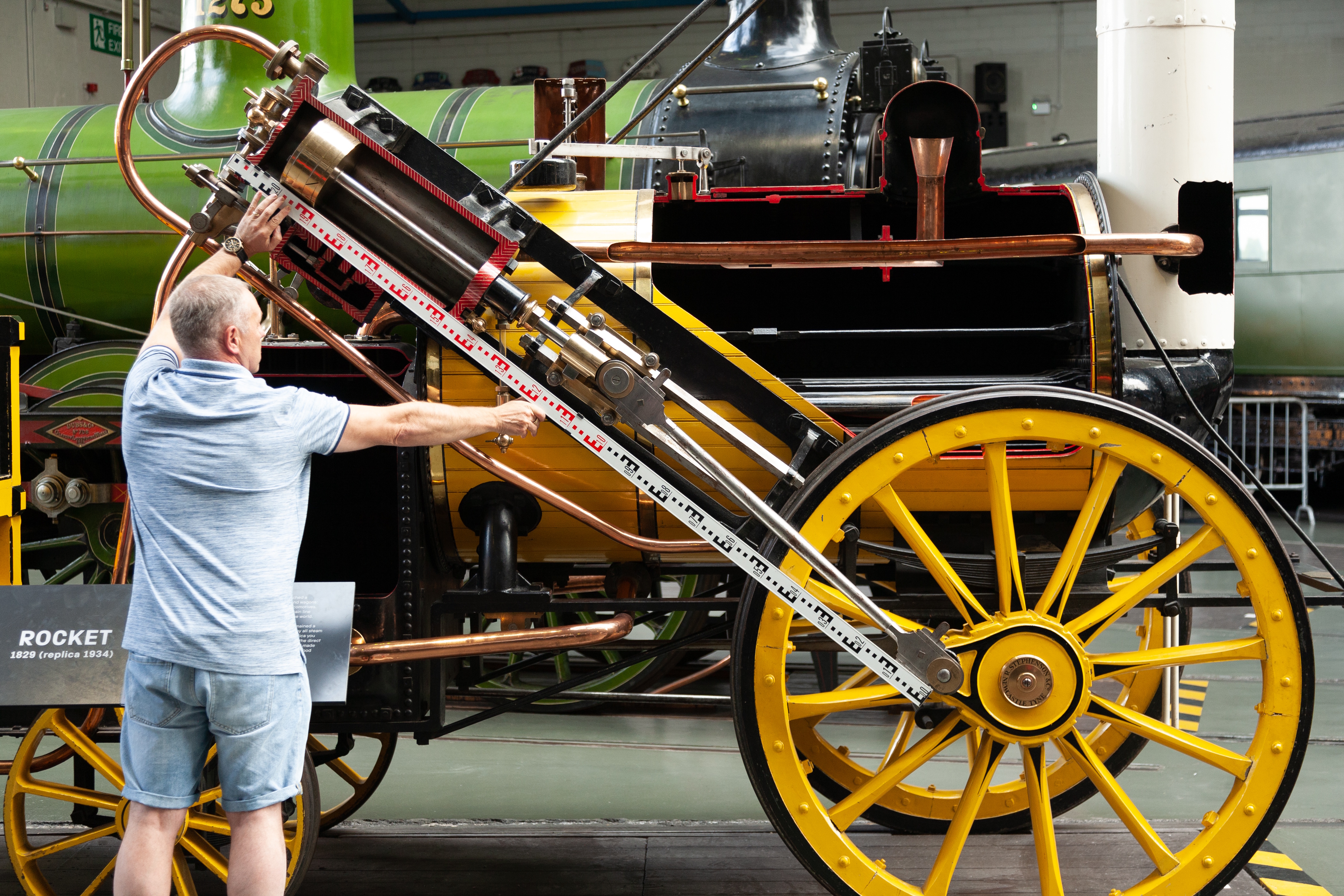 Legends of steam: the Birth of the Railways Train Pack :: Hornby Hobbies