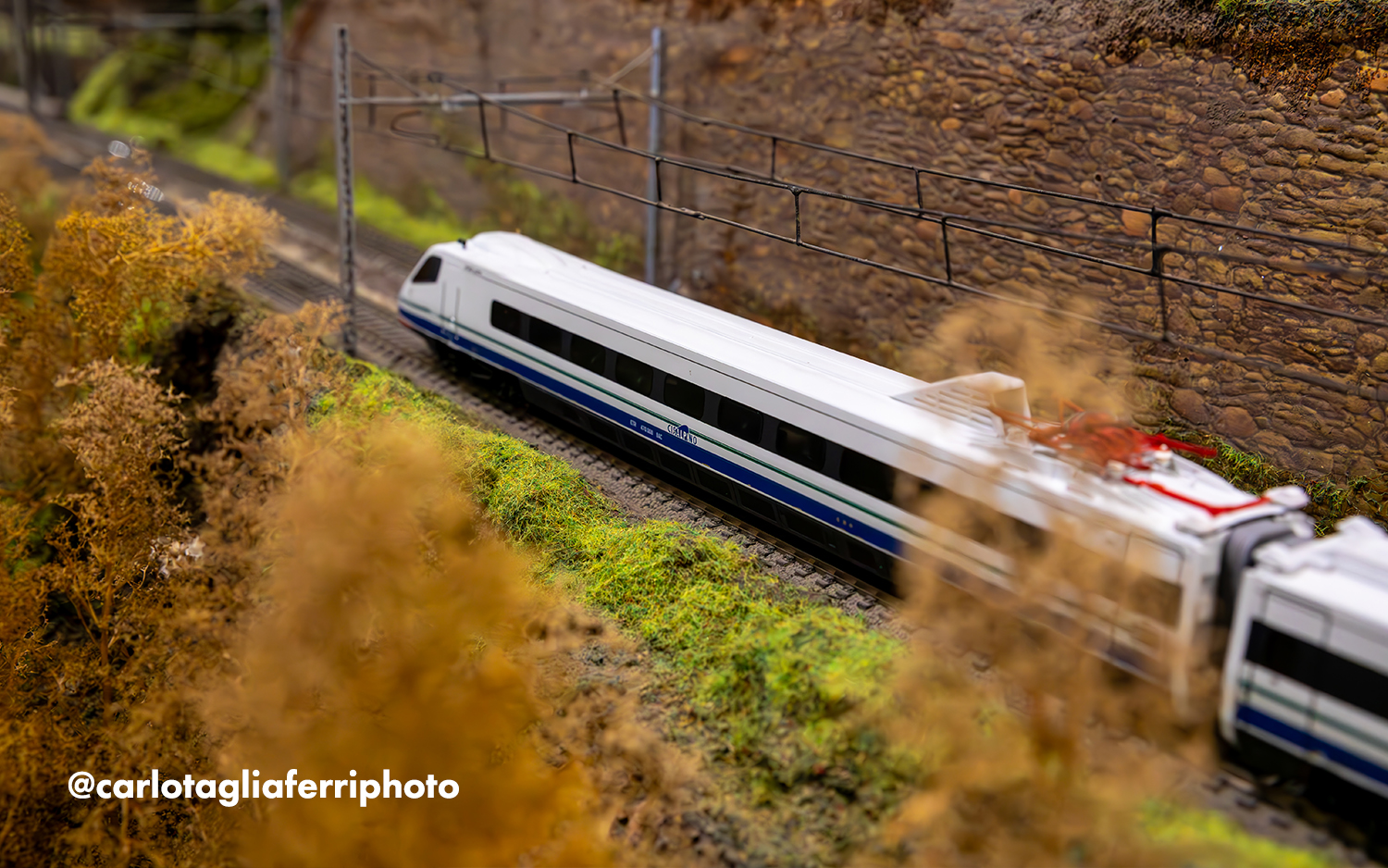 HR2963S Cisalpino, ETR 470 original livery with red front stripe, 4 ...