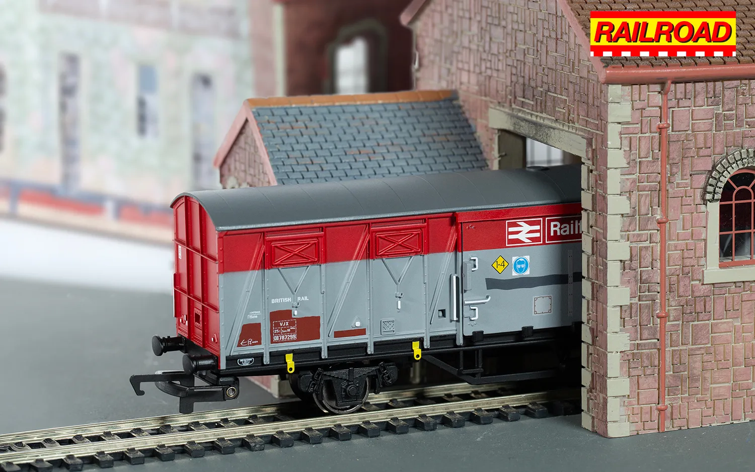 R60265 RailRoad BR Railfreight, VIX Ferry Van, DB787299 - Era 6