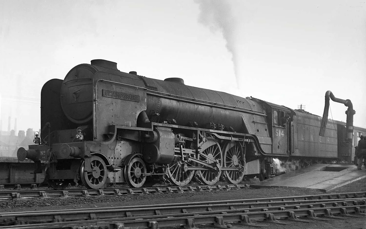 R3833 LNER, Thompson Class A2/3, 4-6-2, 514 'Chamossaire' - Era 3