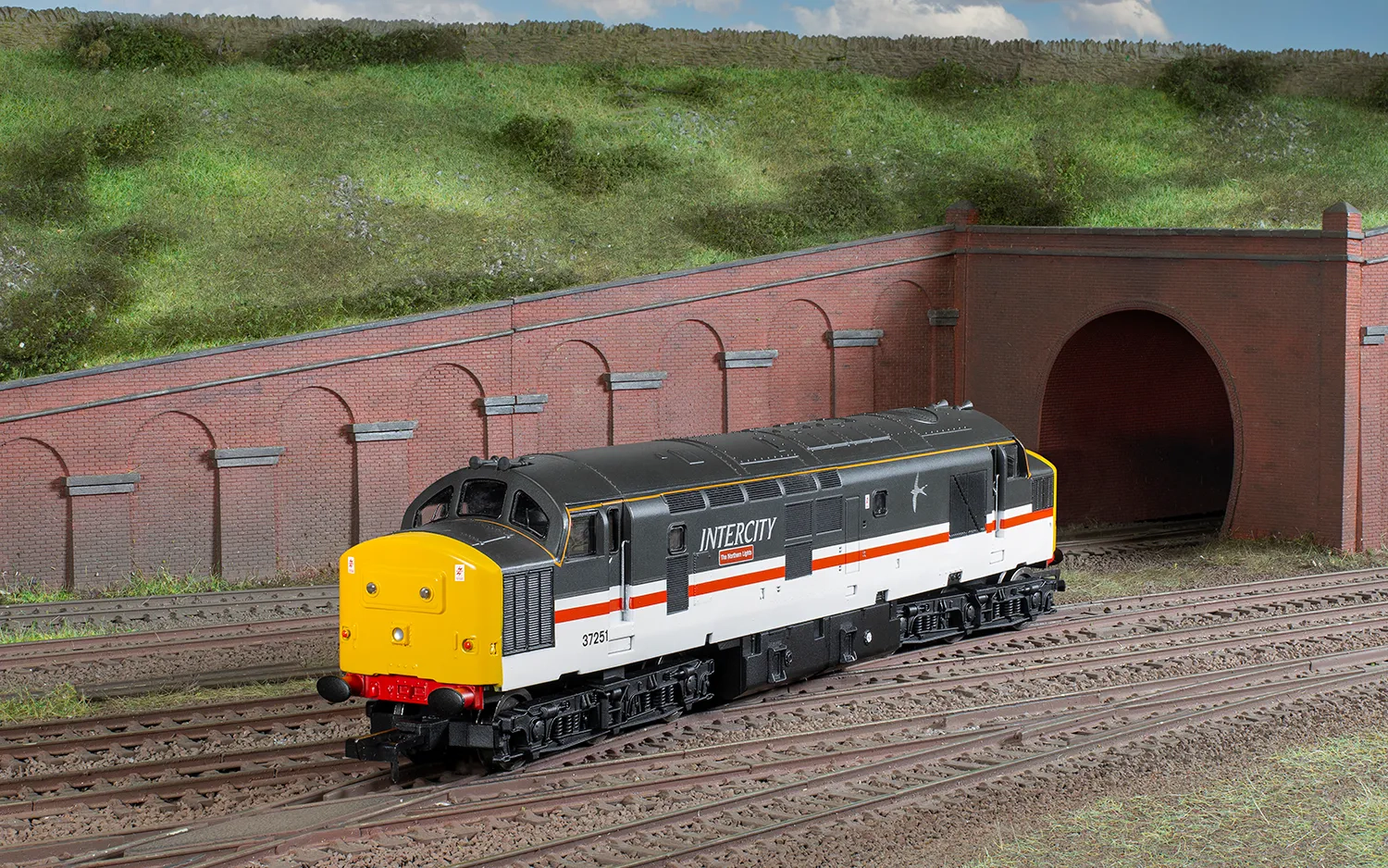 R30180 Railroad Plus BR InterCity, Class 37, Co-Co, 37251 'The Northern ...