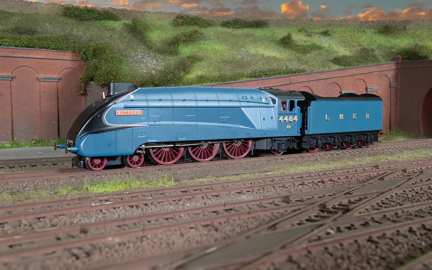 R30264 Hornby Dublo: LNER, Class A4, 4-6-2, 4464 'Bittern': Great ...
