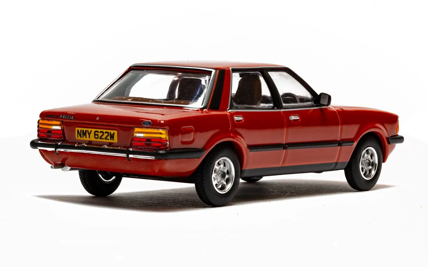 VA15006 Ford Cortina Mk5 1.6 GL, Terracotta