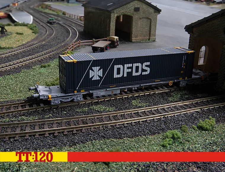TT6025 TOUAX, Sffgmss IFA Wagon with 45' Container 'DFDS' - Era 11