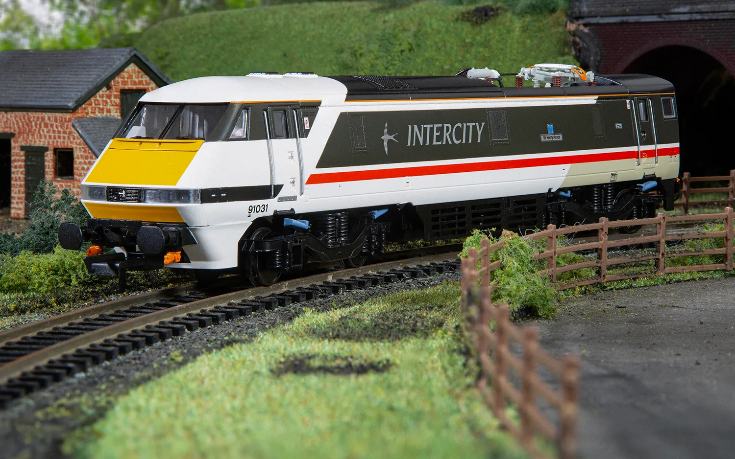R30423 BR Intercity - Class 91 - 91031 'Sir Henry Royce'