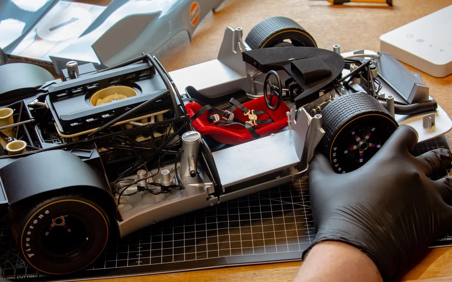 HK118 Porsche 917K, Gulf Edition - 1:8 Scale Kit