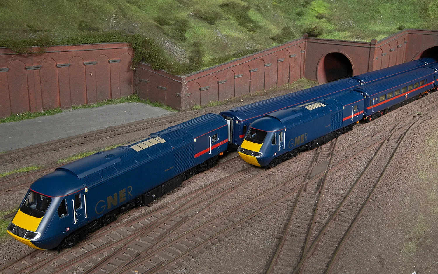 R30343 GNER Class 43 HST Bo-Bo Train Pack - Era 9