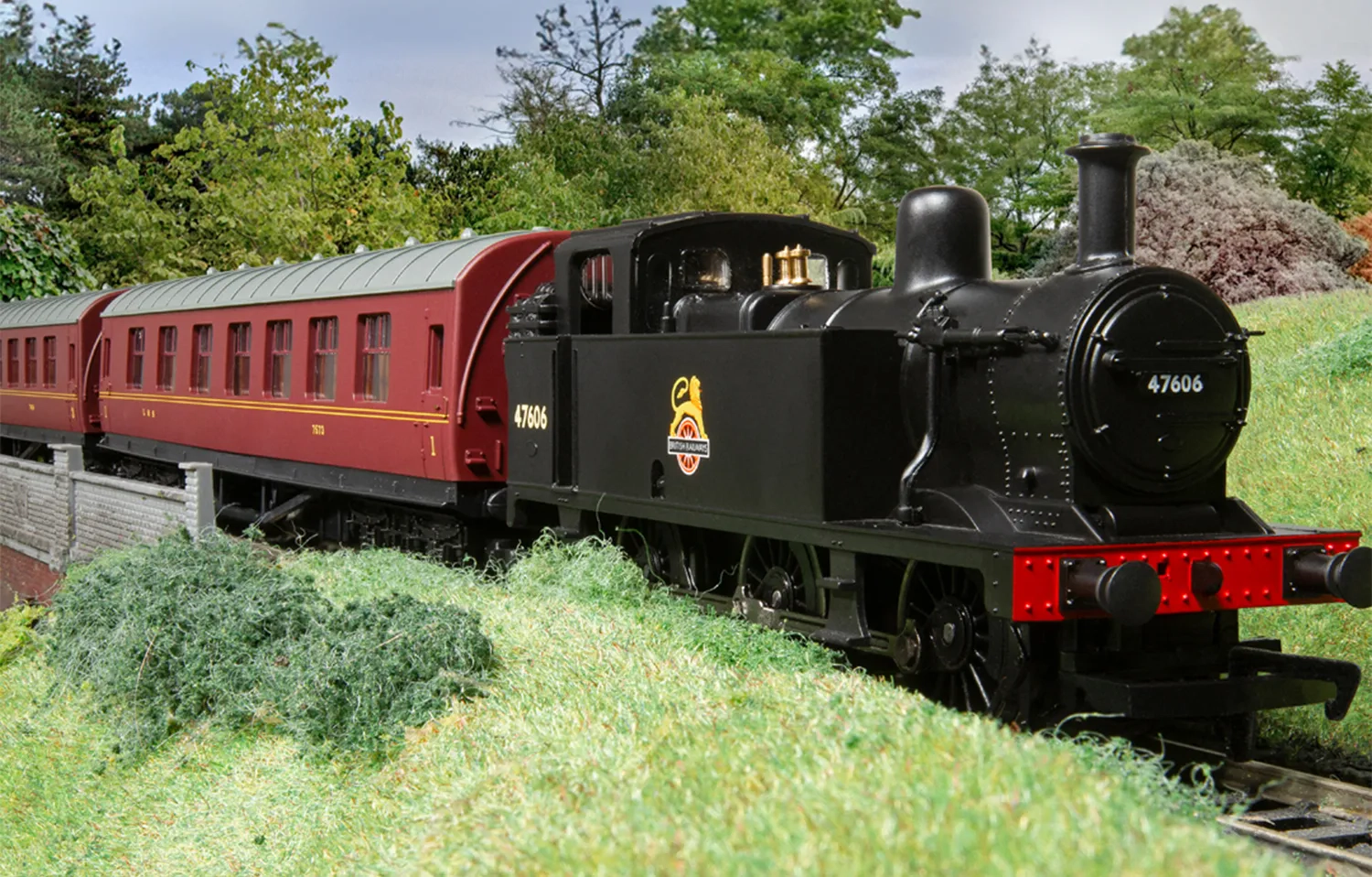 R1287M Tri-ang Railways Remembered: R2X 'Passenger' Train Set