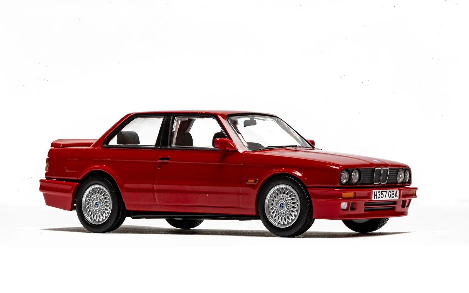 VA13406 BMW E30 325i M-Tech 2, Brilliant Red