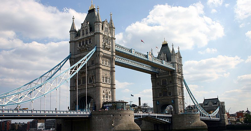 Pollock’s Perilous Flight :: Hornby Hobbies