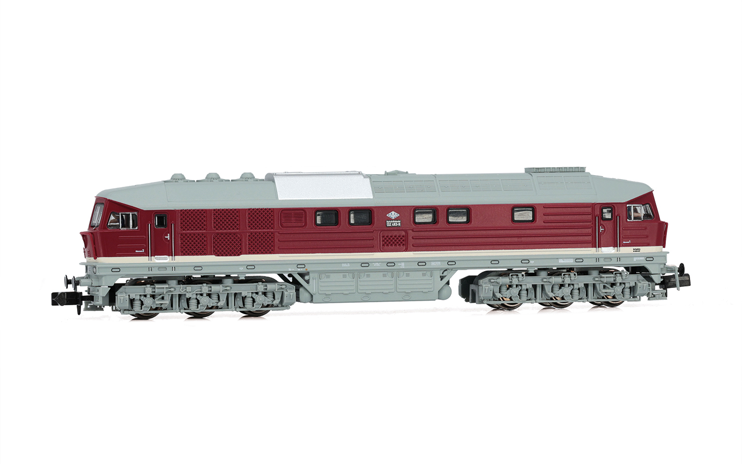 HN2599S DR, diesel locomotive 132 483-9, red with grey/silver roof, ep ...