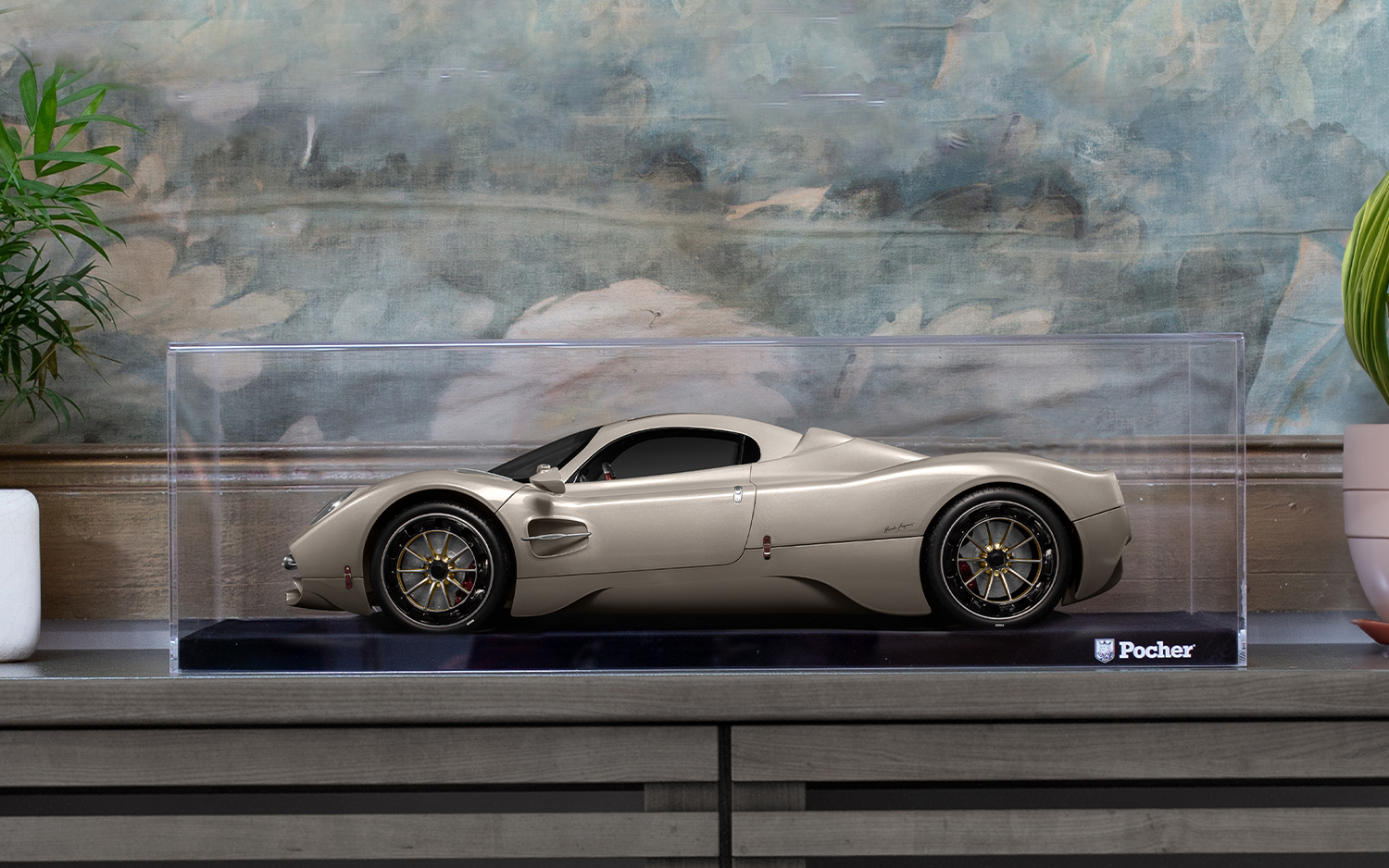 BUNDLEP04 Pagani Utopia & Display Case