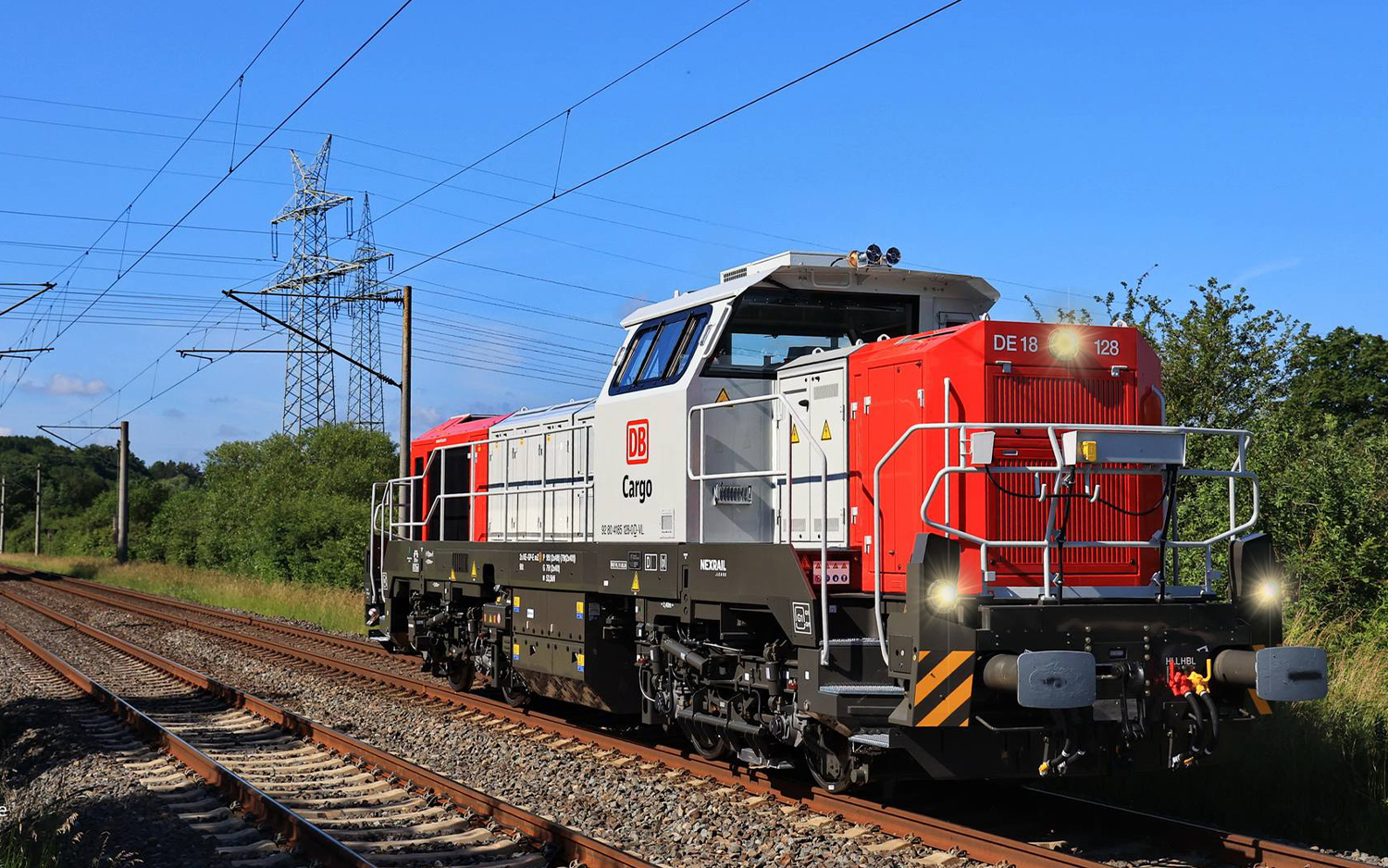 HR2989S DB Cargo, Vossloh DE 18 diesel-electric locomotive, red/grey ...