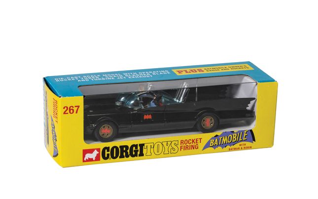 RT26701 Batmobile with Batman and Robin