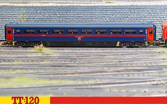 TT4043A GNER - HST - Mk3 - '42243' - Trailer Standard Coach