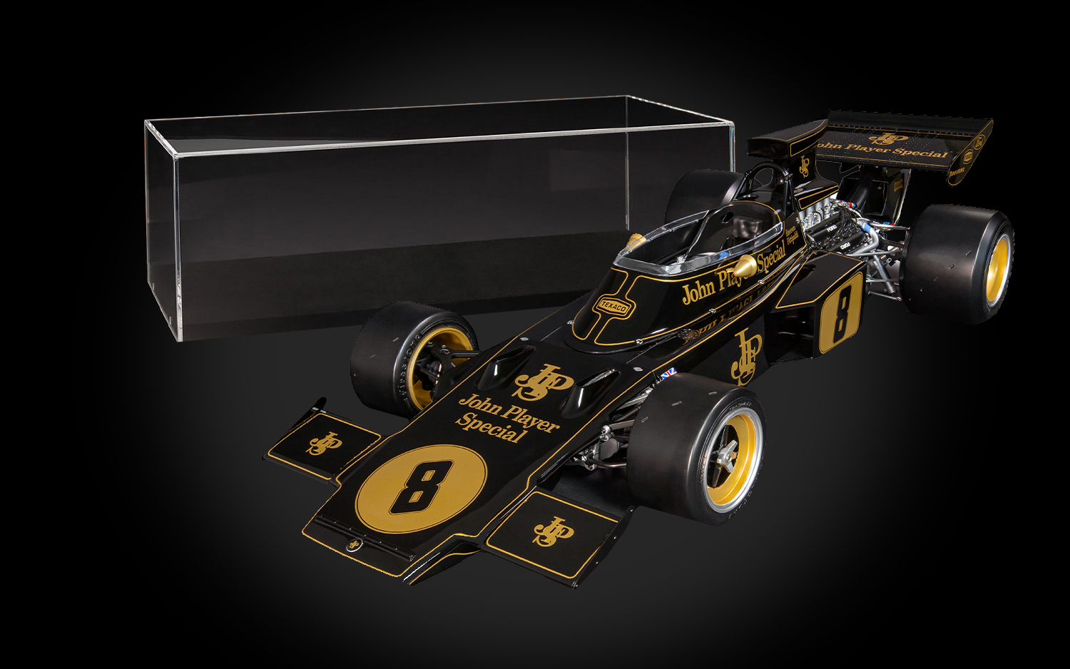 BUNDLEP02 Lotus 72D - 1972 British GP & Display Case