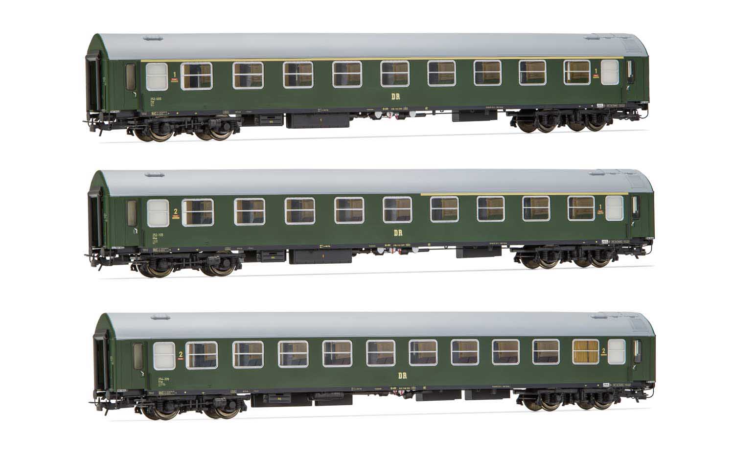 HR4327 DR, 3-unit set of coaches, green livery, including 1 x 1st class ...