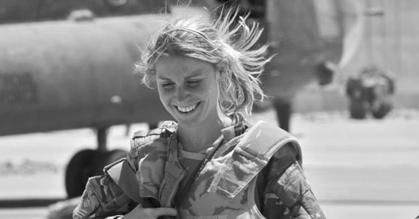 Exclusive Interview: Liz McConaghy - Chinook Force Crewmember :: Hornby ...