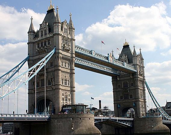 Pollock’s Perilous Flight :: Hornby Hobbies